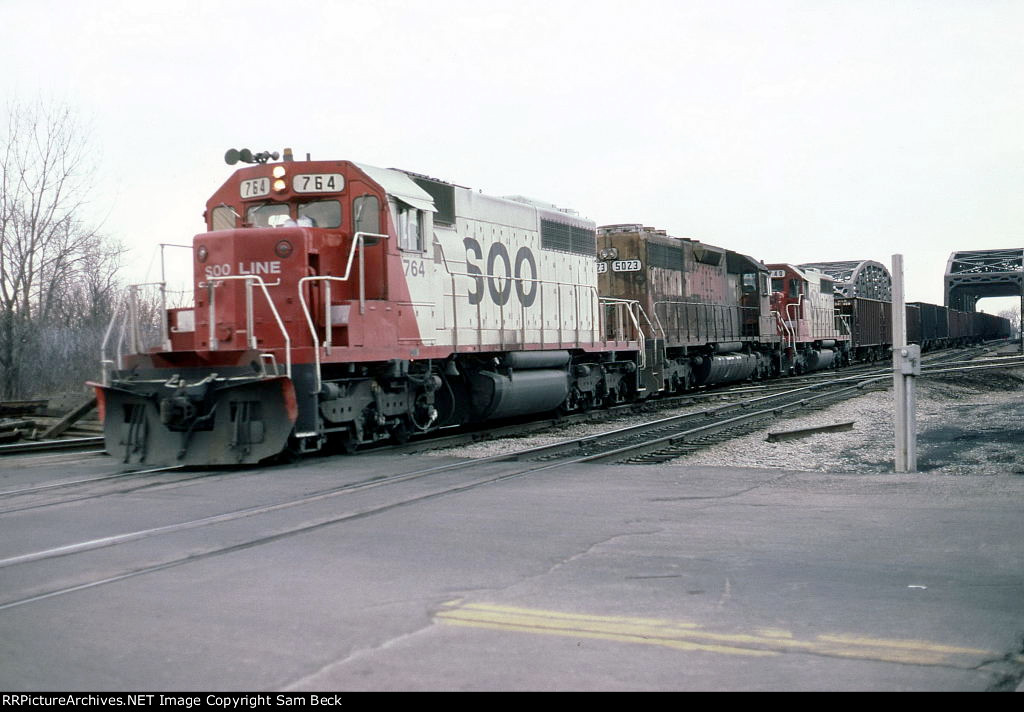 SOO 764, HLCX 5023, and SOO 740